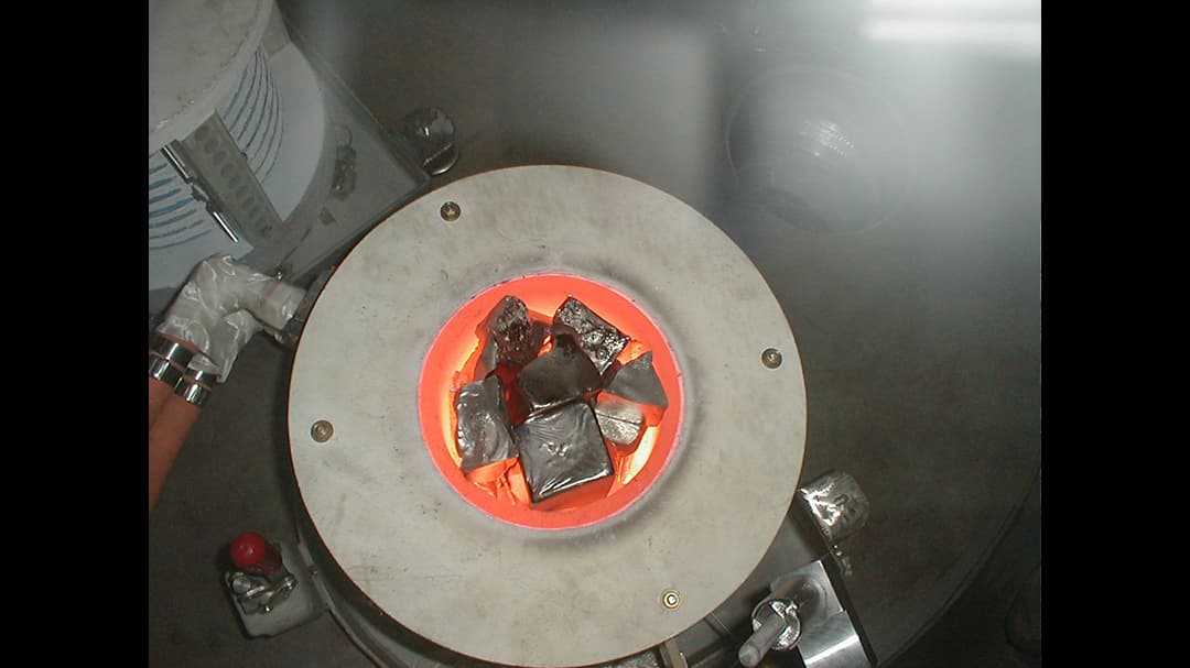 Vacuum Induction & Controlled Atmosphere Melting Furnaces | Ajax TOCCO